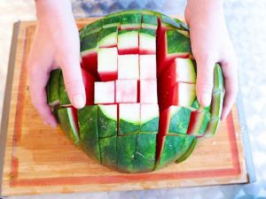 Come tagliare l’anguria in modo originale | Verde Pisello